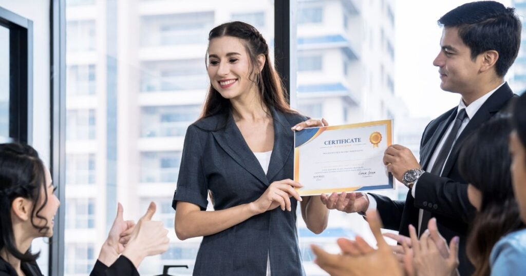 Maximizing Employee Recognition: Leveraging Tools for Effective ...